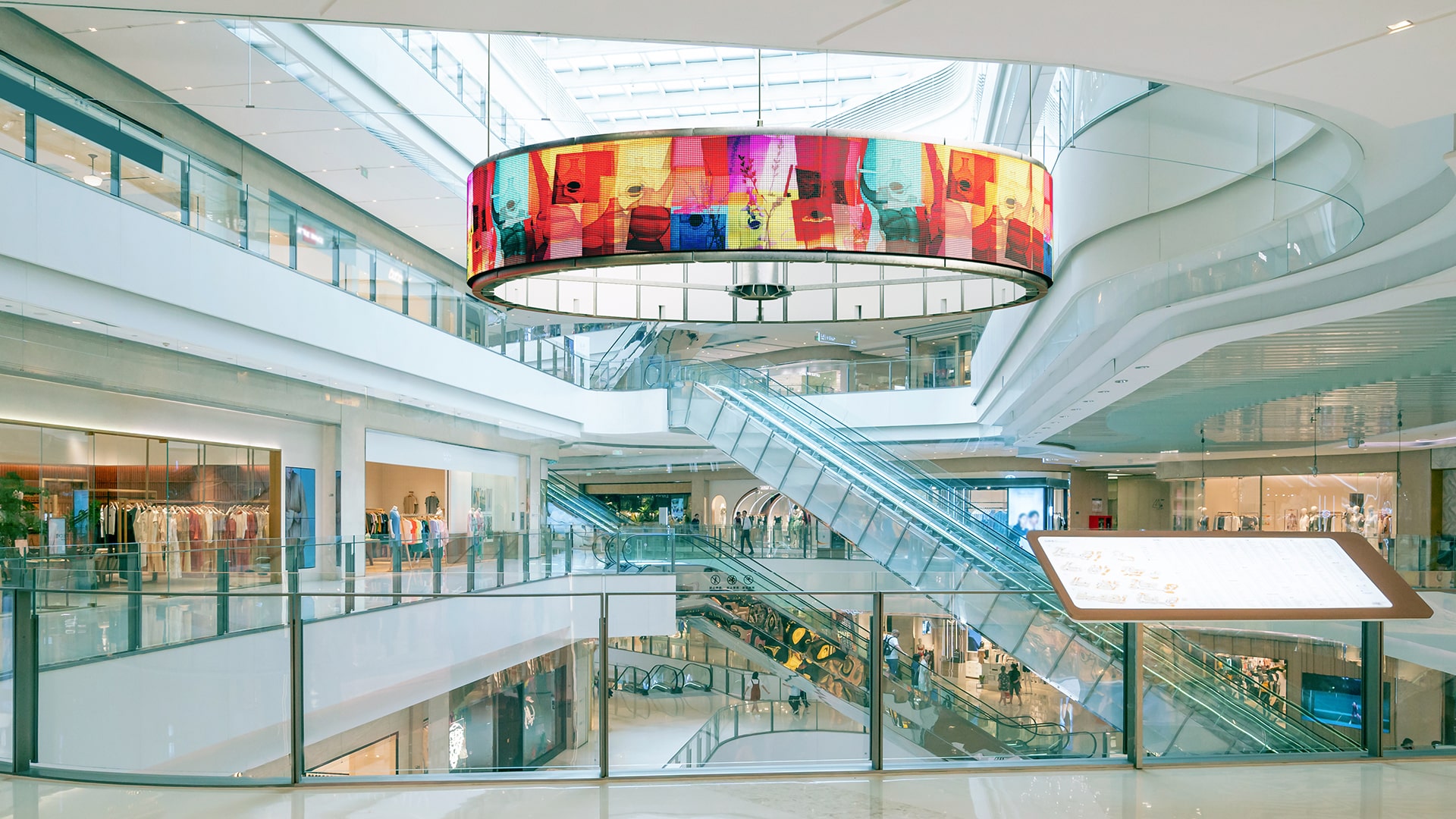 Ytec Digital | Impianti video digitali Ytec per il tuo business